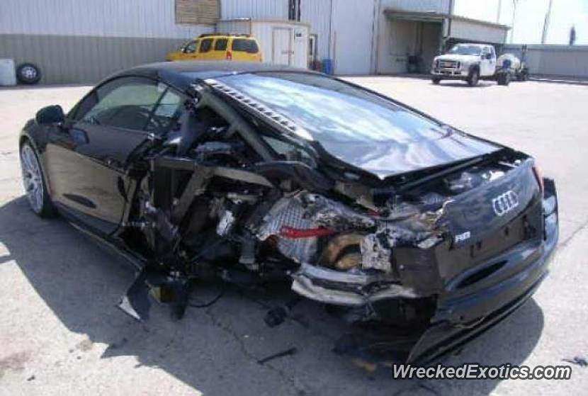Heavily Damaged R8 After Apparently Losing Control in an Illegal Street ...