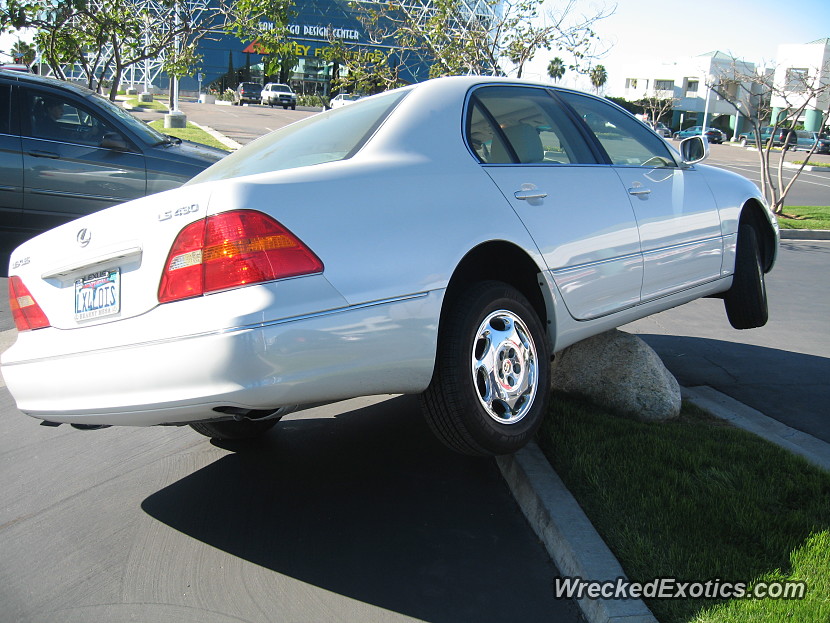 2006 Lexus LS 430 Wrecked in San Diego, California