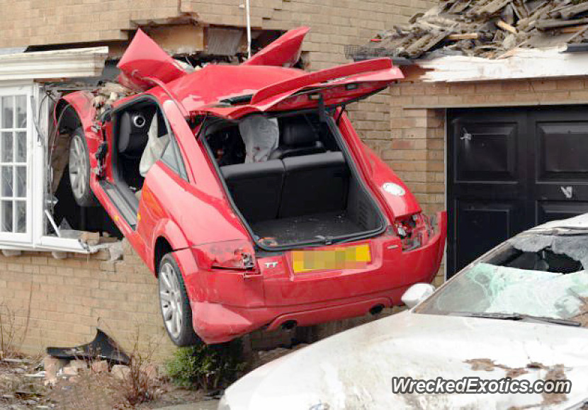 High Speed Crash Into a House And Several Other Vehicles...
