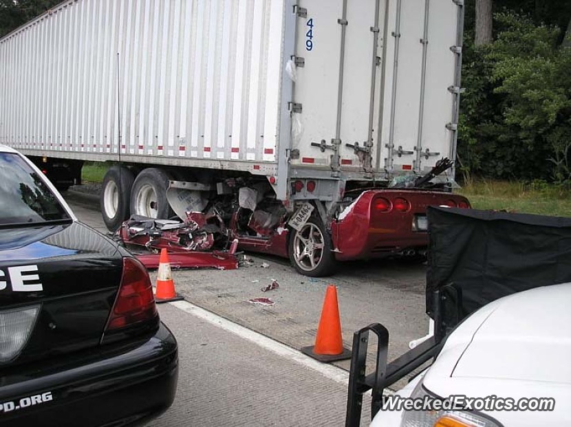 Corvette Slammed Into The Back of The Truck And Tore The Car in Half ...