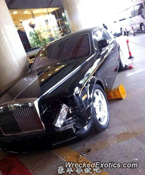 Crashed Rolls Royce