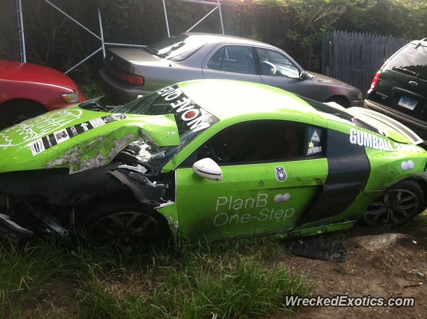 Audi R8 V10 Wrecked in New York, New York